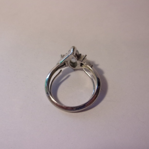 Avon | Jewelry | Vintage Avon Light Blue Silver Tone Ring Sz 7 | Poshmark